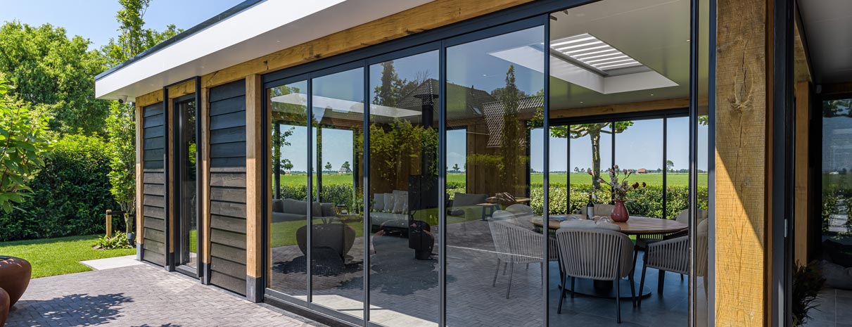 Luxe tuinkamer in droomtuin - UW-tuin.nl